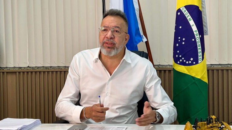 Prefeito de Belford Roxo anuncia renúncia para disputar vaga no Senado ...